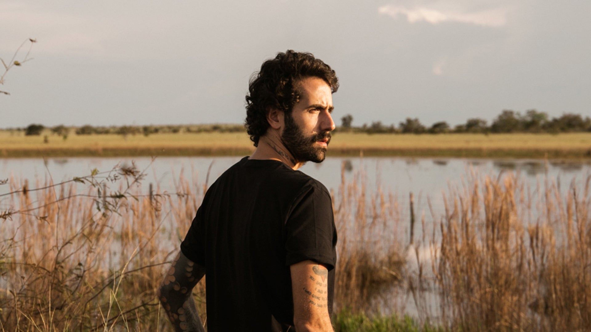 basico.com - roupas básicas premium essenciais, escolha atemporalidade